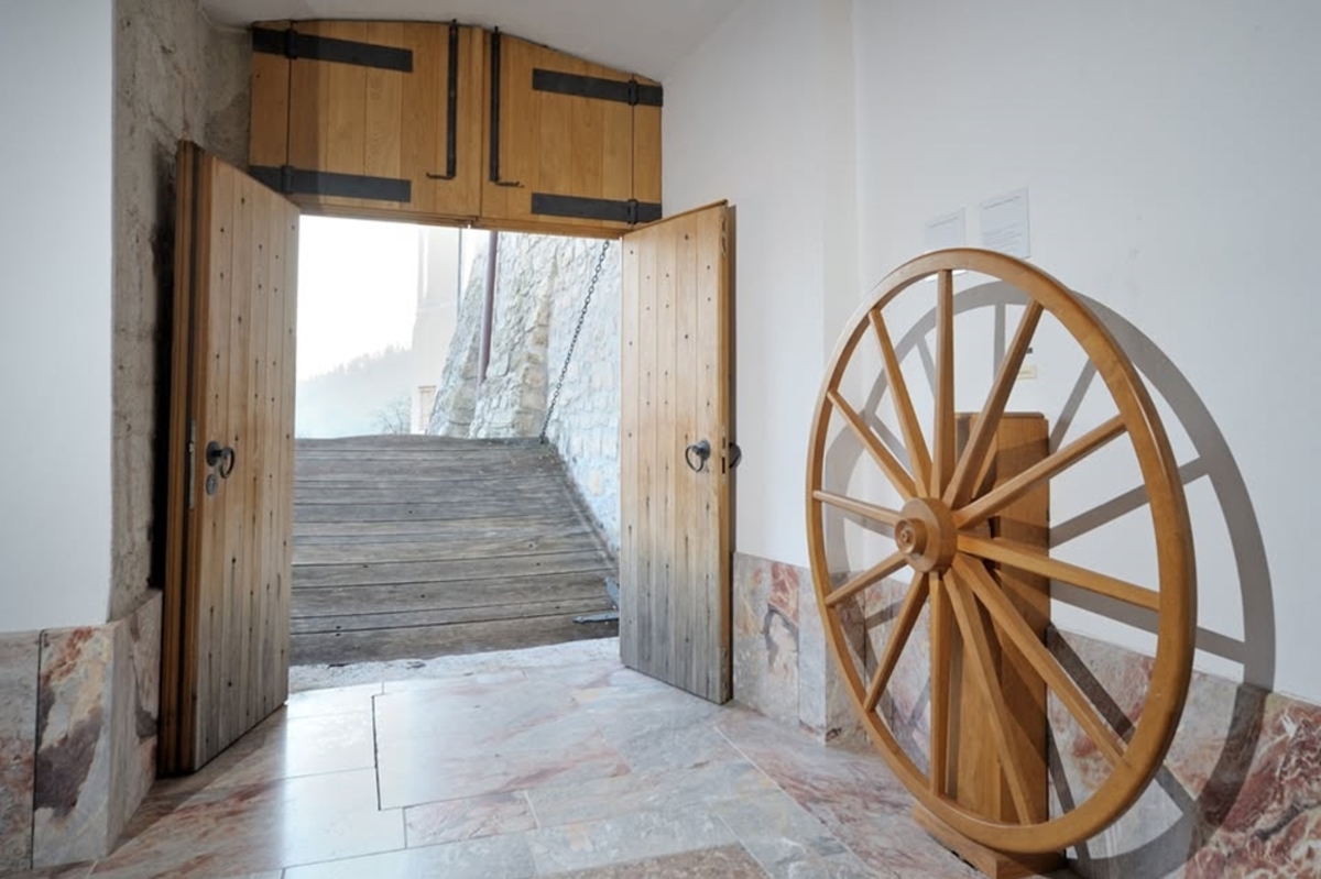 Loški muzej med prazniki - skofjaloka.si